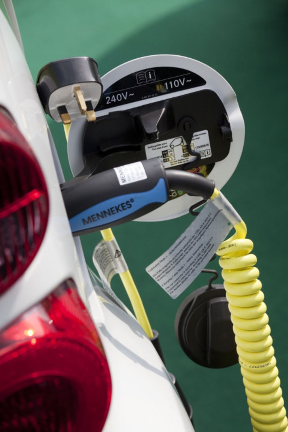 Daimler seeks to regain ground with launch of electric Smart car
