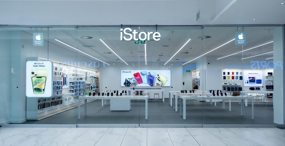 Apple's Siri upgrade delay affects smart display launch timeline
