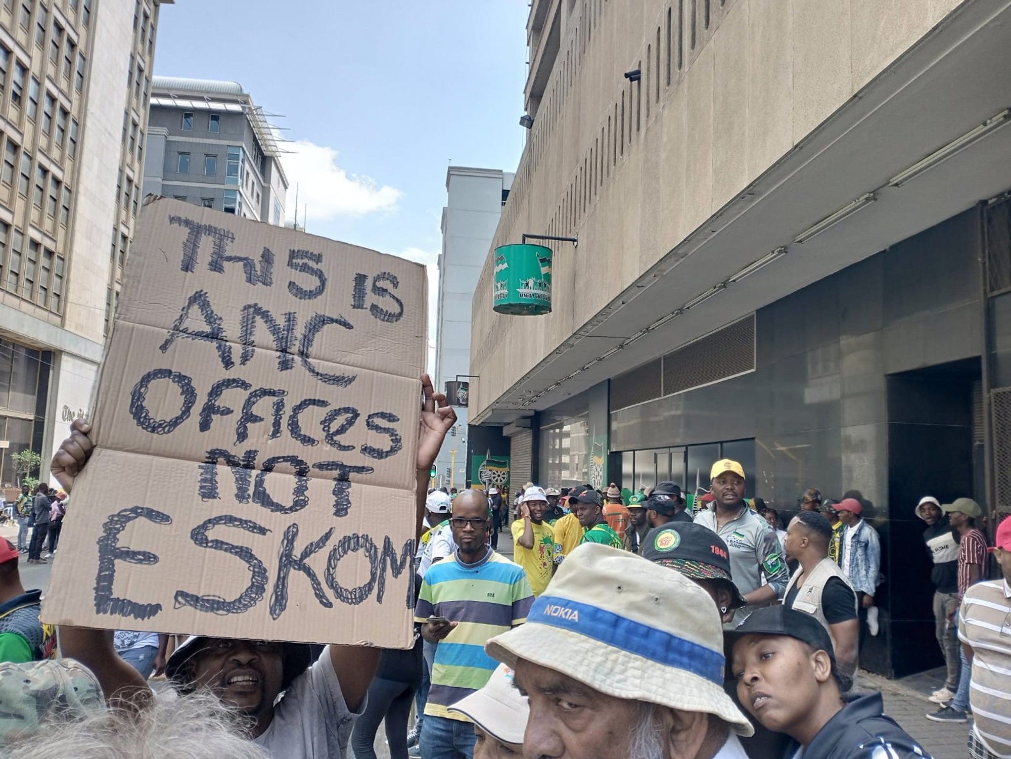 ANC supporters vow to safeguard Luthuli House as the DA marches to ...