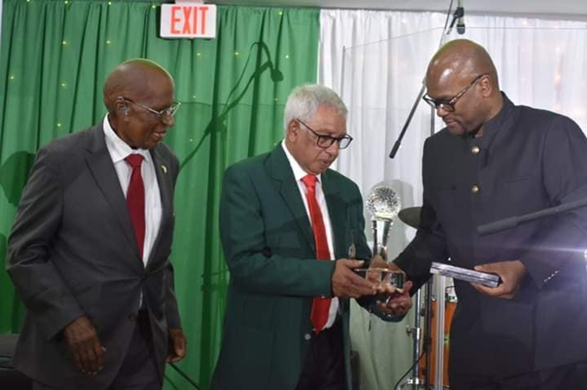 Former KZN district mayor Yusuf Bhamjee honoured by Andrew Mlangeni