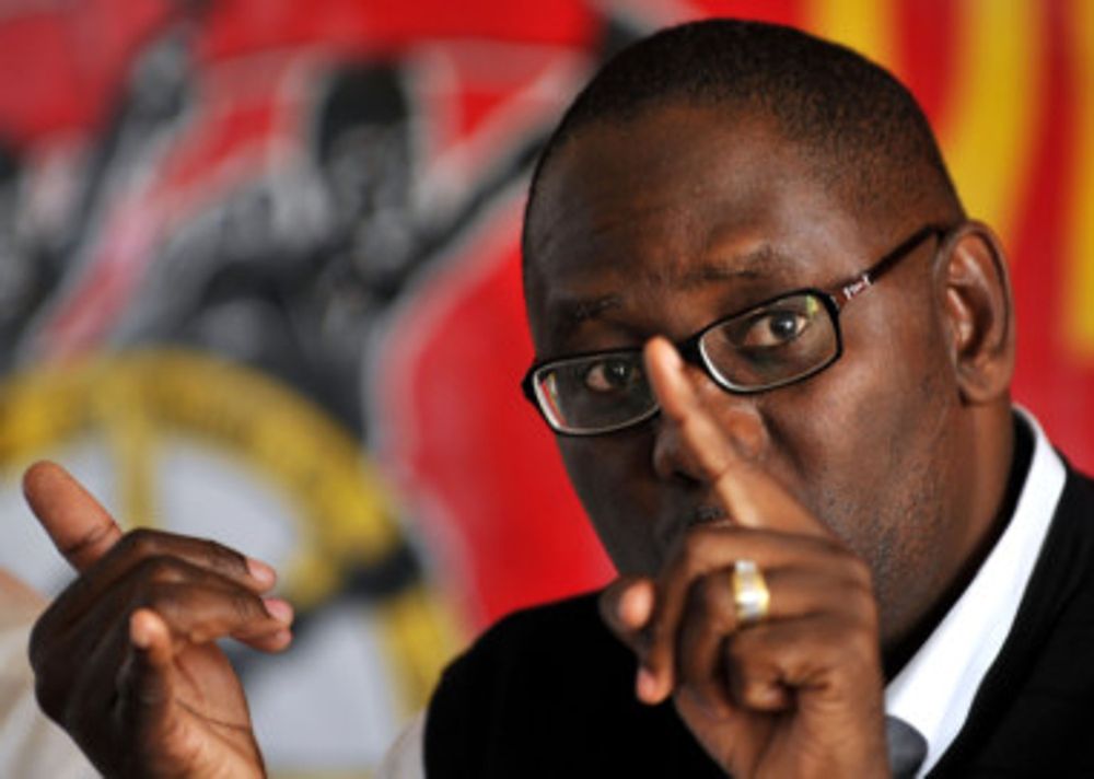 Vavi: Independents ‘show middle finger’