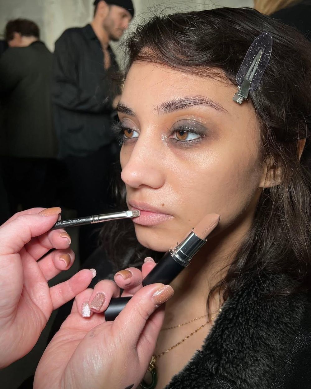 Reviving the Y2K concealer lip trend: Tips for a modern twist