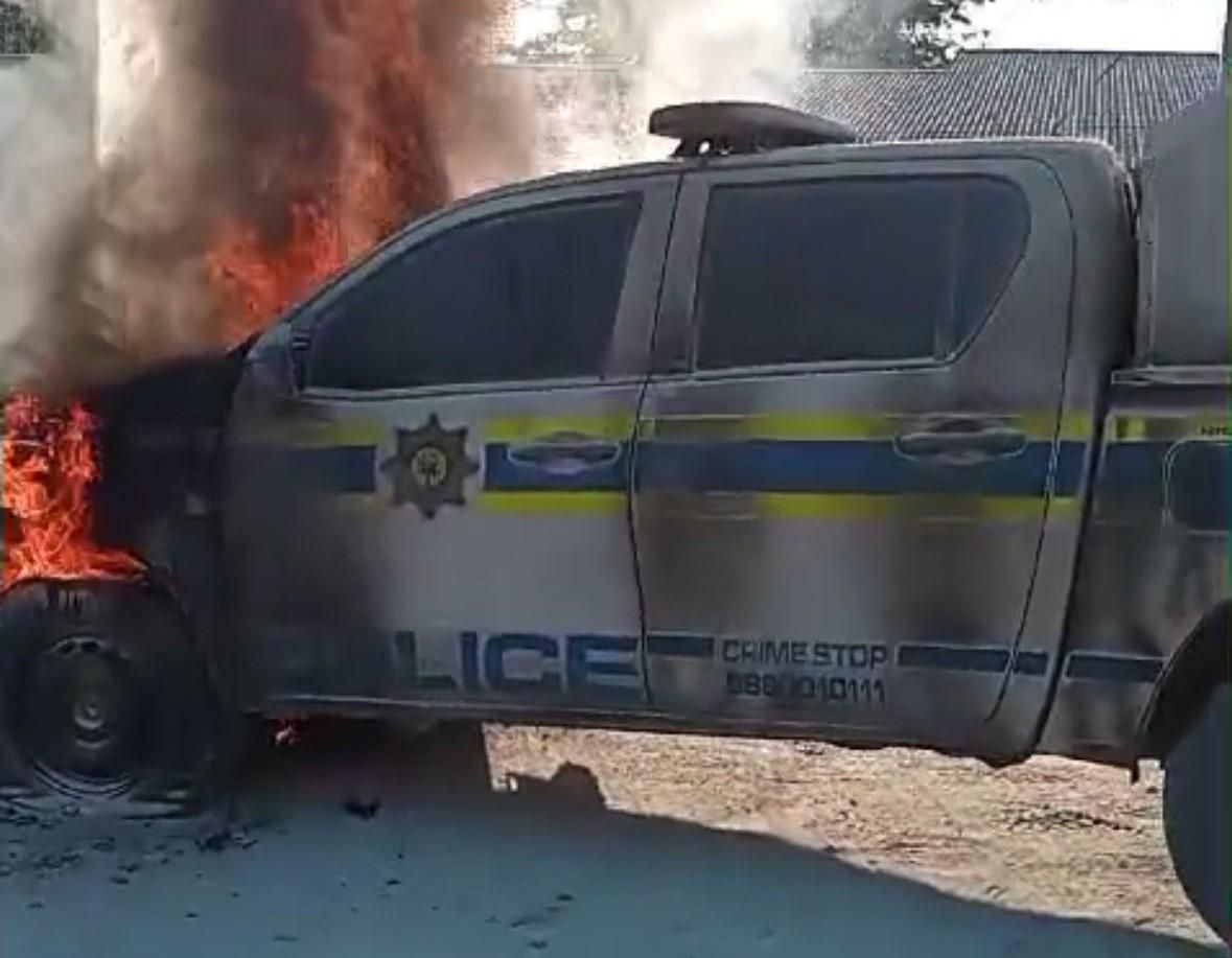 PICS: Daring man who burnt SAPS car in 2023 strikes again, burns police ...