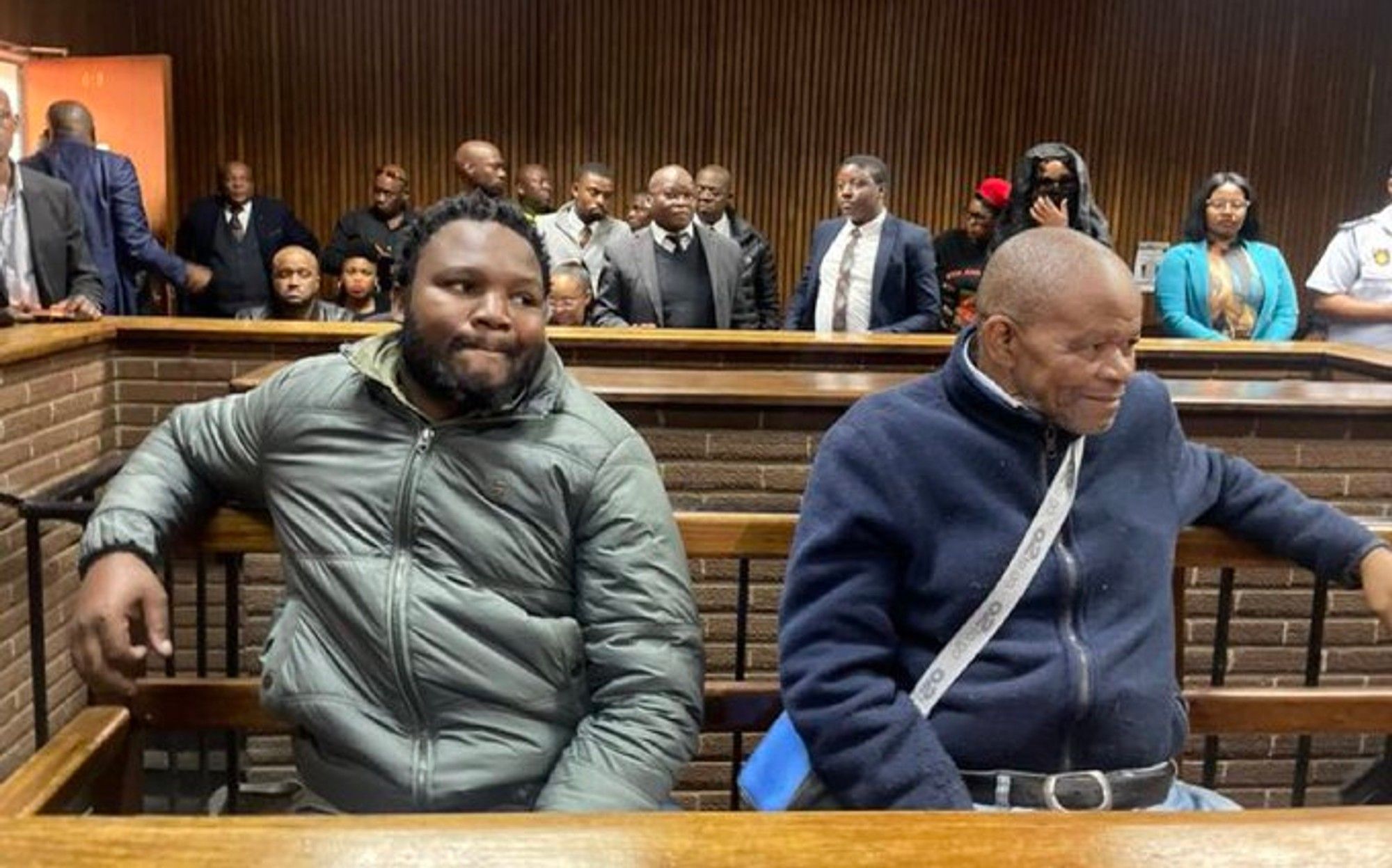 Kuboshwe ababili ngokweqa ejele kukaBester