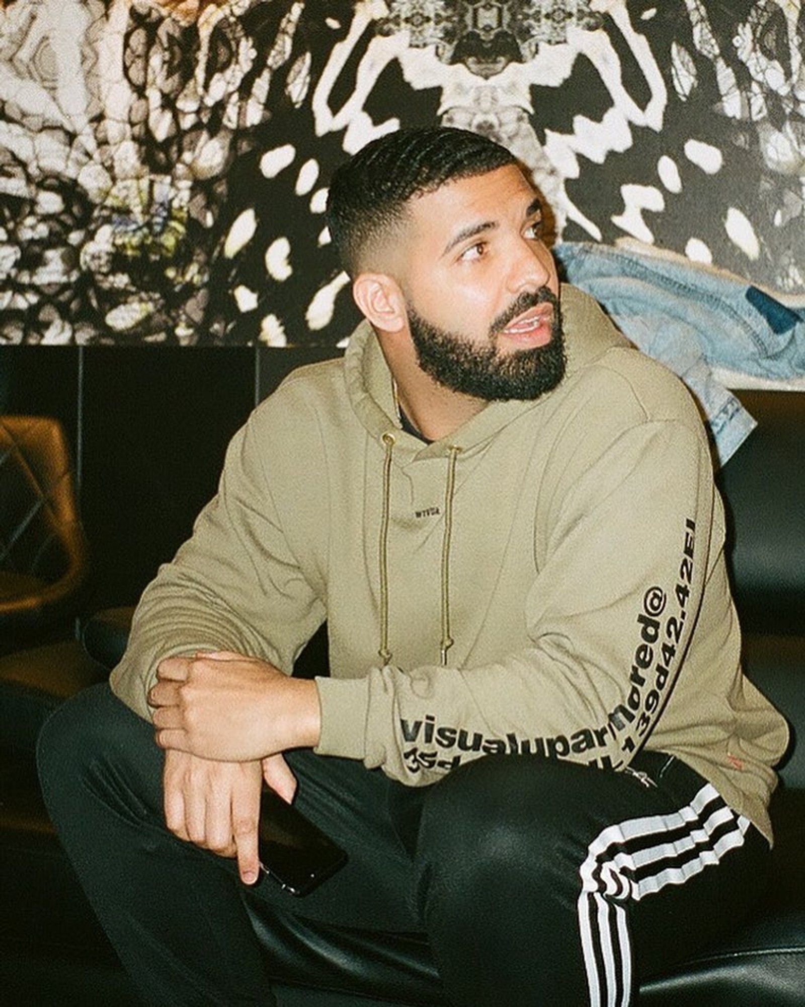 Drake tells fans he’s ‘single and ready to mingle’