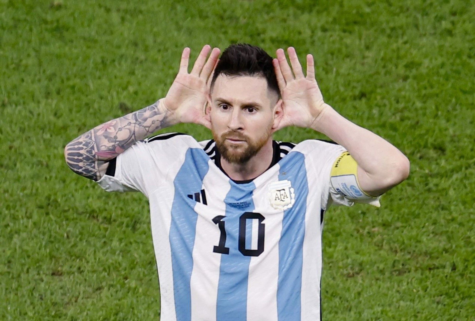 WATCH: Lionel Messi stops interview to say f*** off to Netherlands ...
