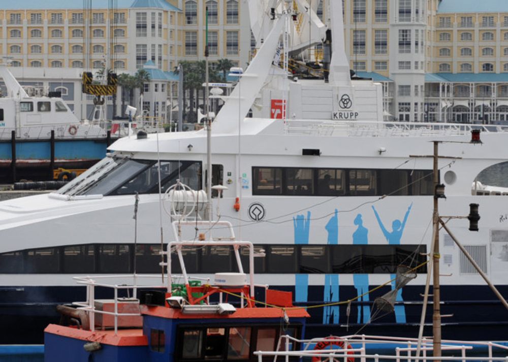 Sorry for ferry delays, says Island boss
