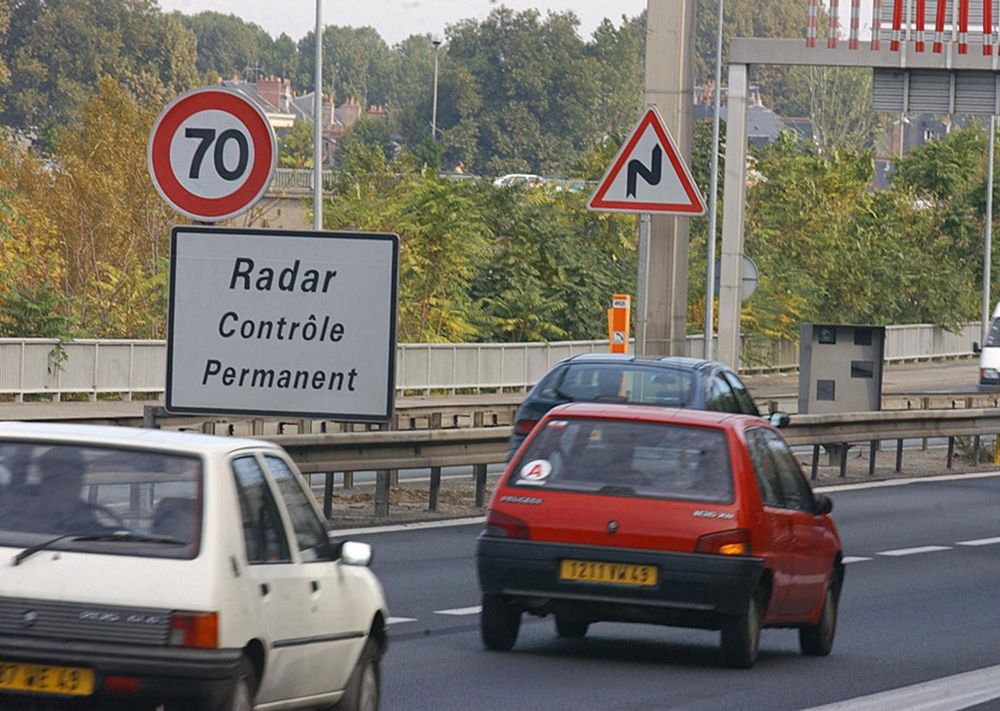 EU to fit cars with speed limiters?