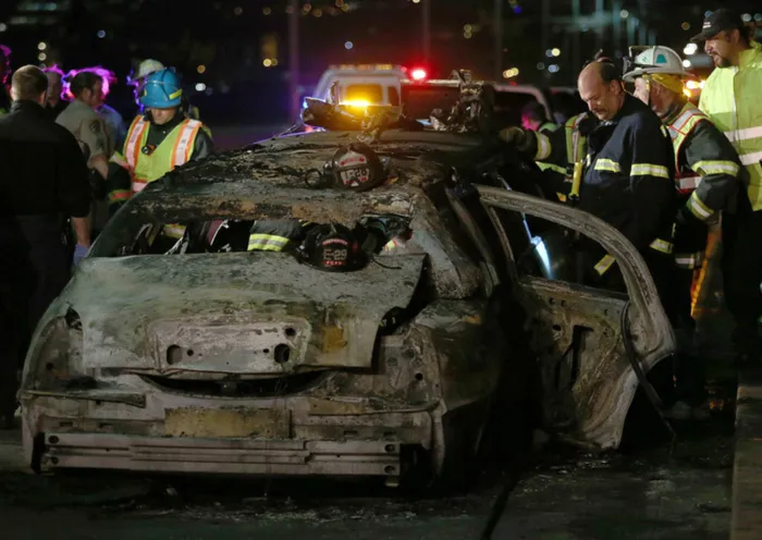 Bride, four others die in limo fire