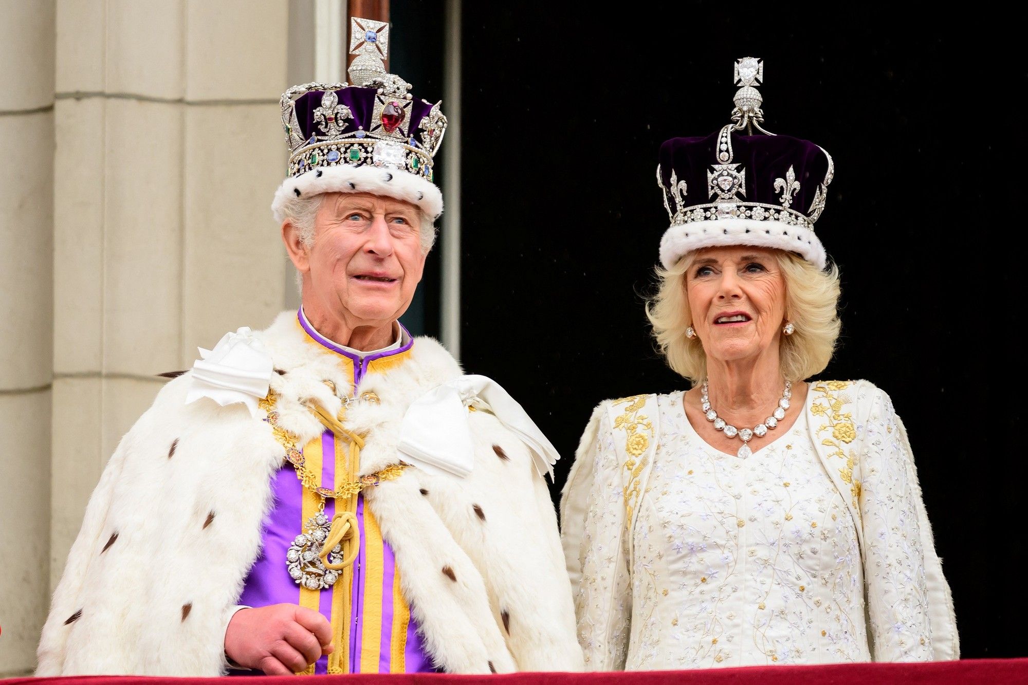 King and Queen lead royals in double coronation balcony appearance
