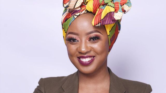 UNelisa ubonga ithuba lokubuyela kuZalo