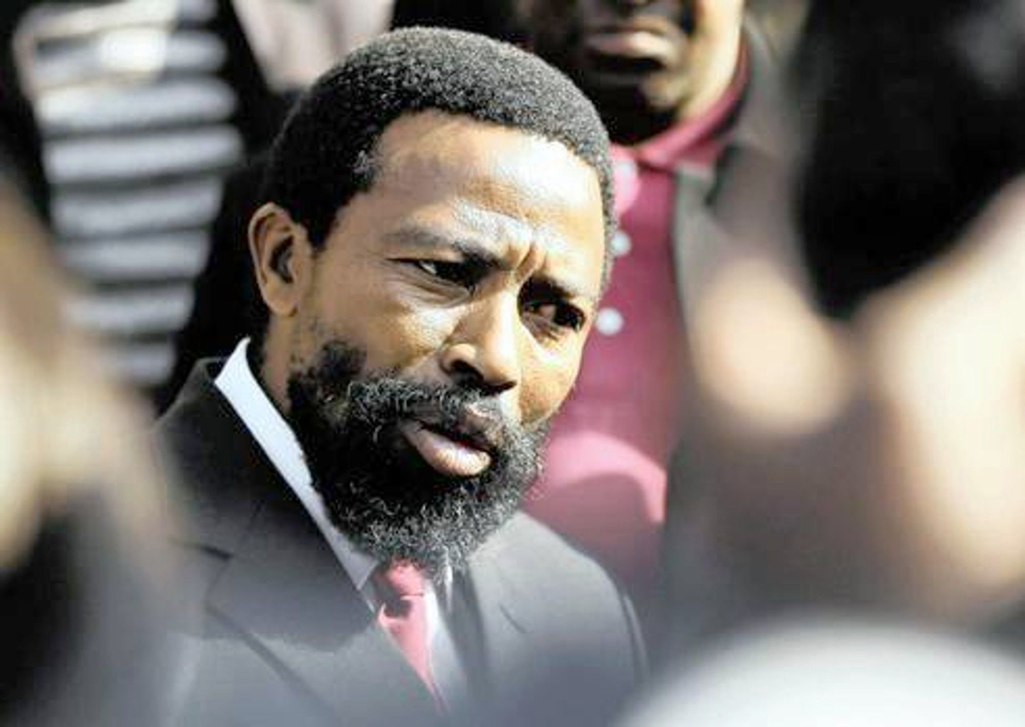 Kuboshwe inkosi yabaThembu ihlasela indodana ngembazo