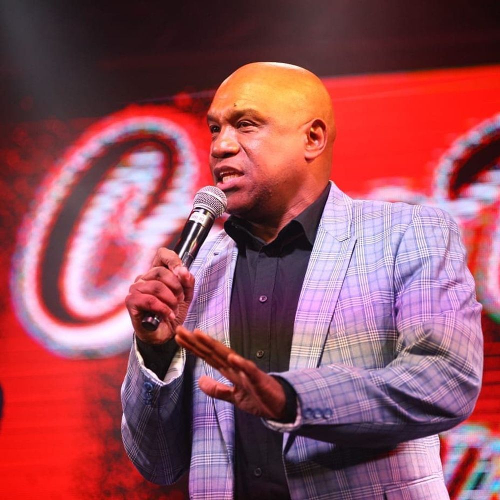 Funnyman Wayne McKay unpacks life during Covid-19 in his show 'The New ...