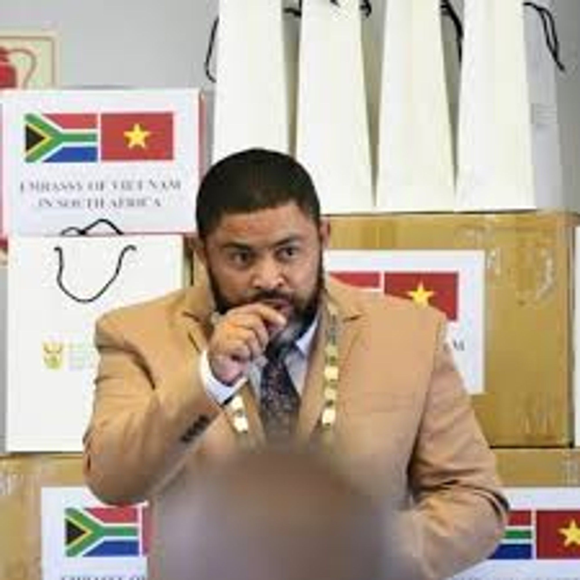 Pressure on council to act on DA deputy mayor