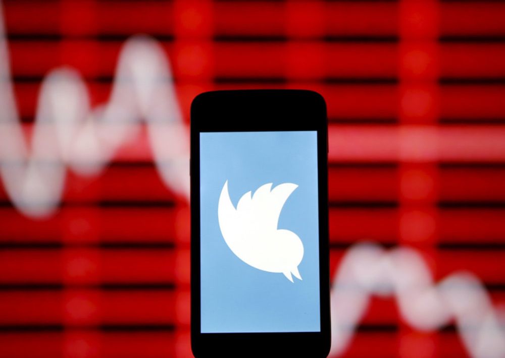 Twitter hires ex Apple director