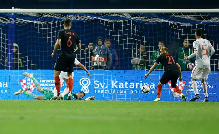 Mourinho says Iker Casillas behind criticism of David de Gea in Spain