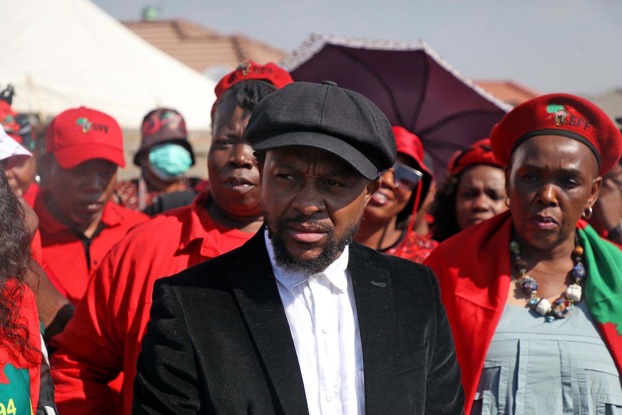 South Africans push for Mbuyiseni Ndlozi to leave the ‘cult’ of EFF and Malema’s ‘dictatorial’ rule