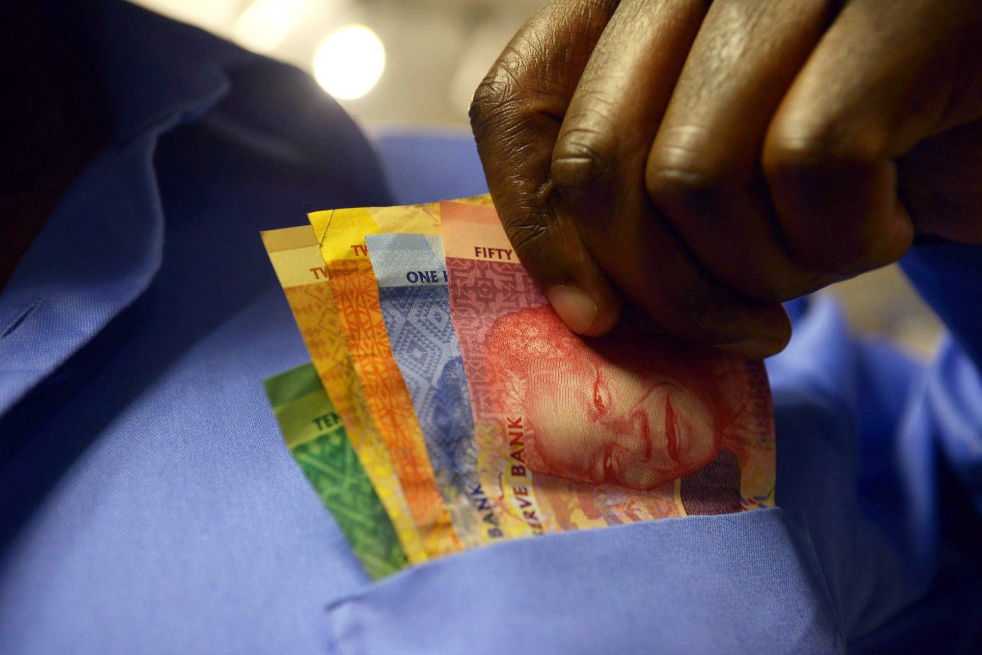 R1,000 cold drink: Cop arrested after allegedly receiving bribe inside ...
