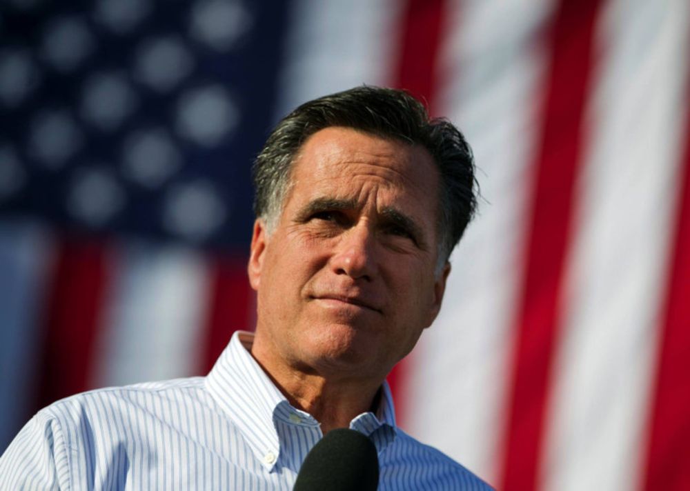 Obama should fire advisers - Romney