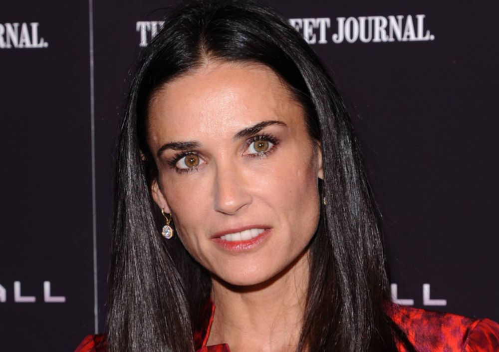SJP steps in to replace Demi