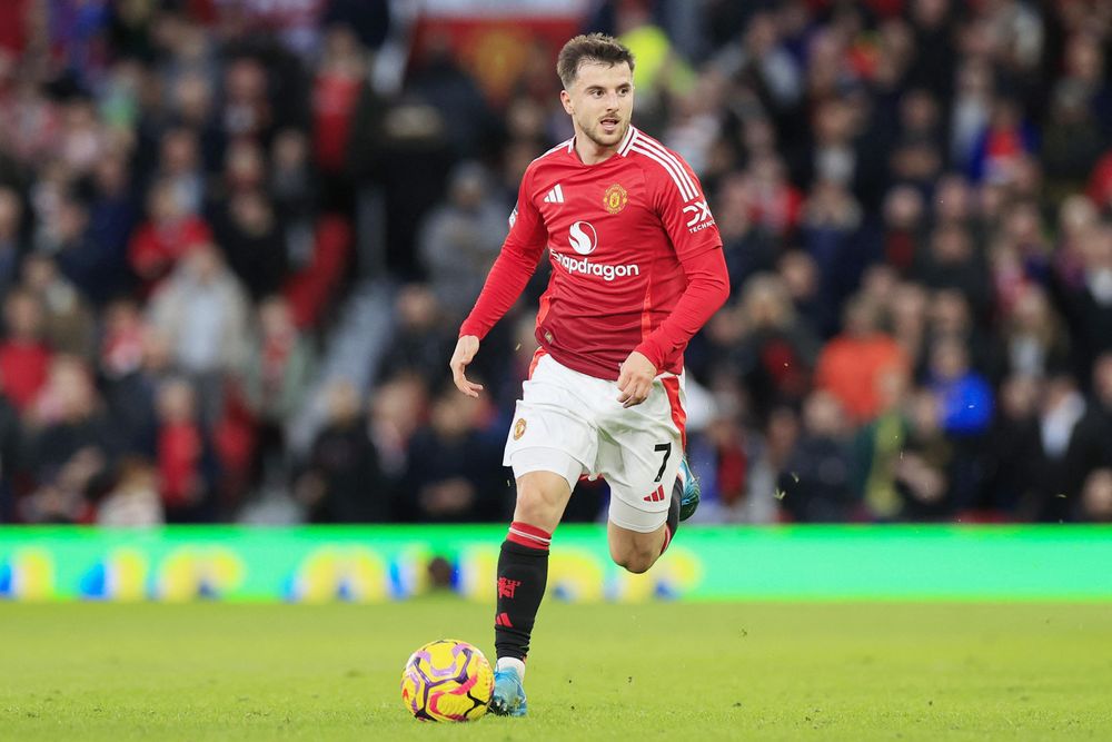 Manchester United's Mason Mount out for 'several weeks' as injury woes ...