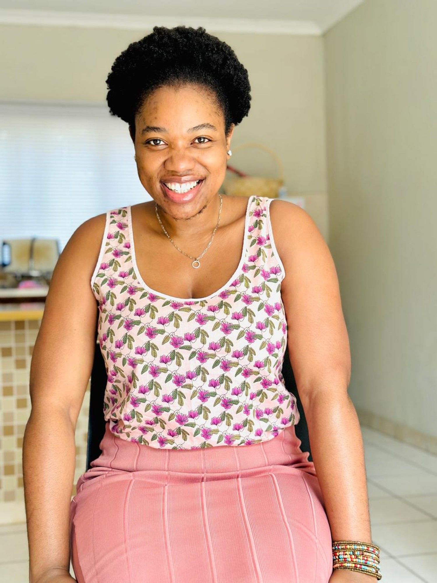 Uyaziqhenya ngokuba owesifazane onentshebe