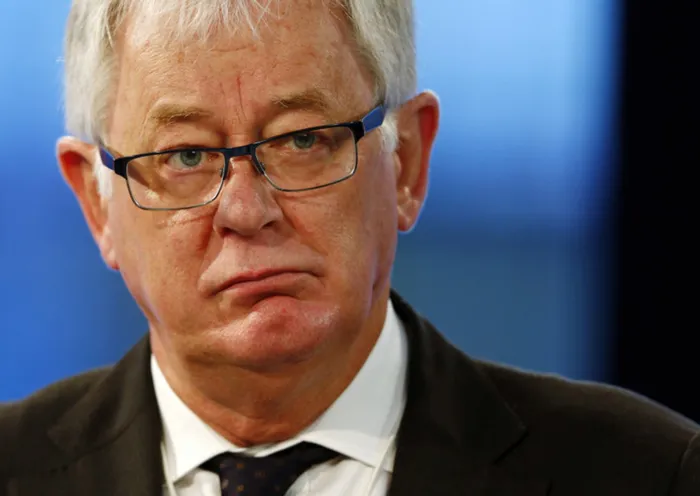 Australia dimisses banking deregulation talk