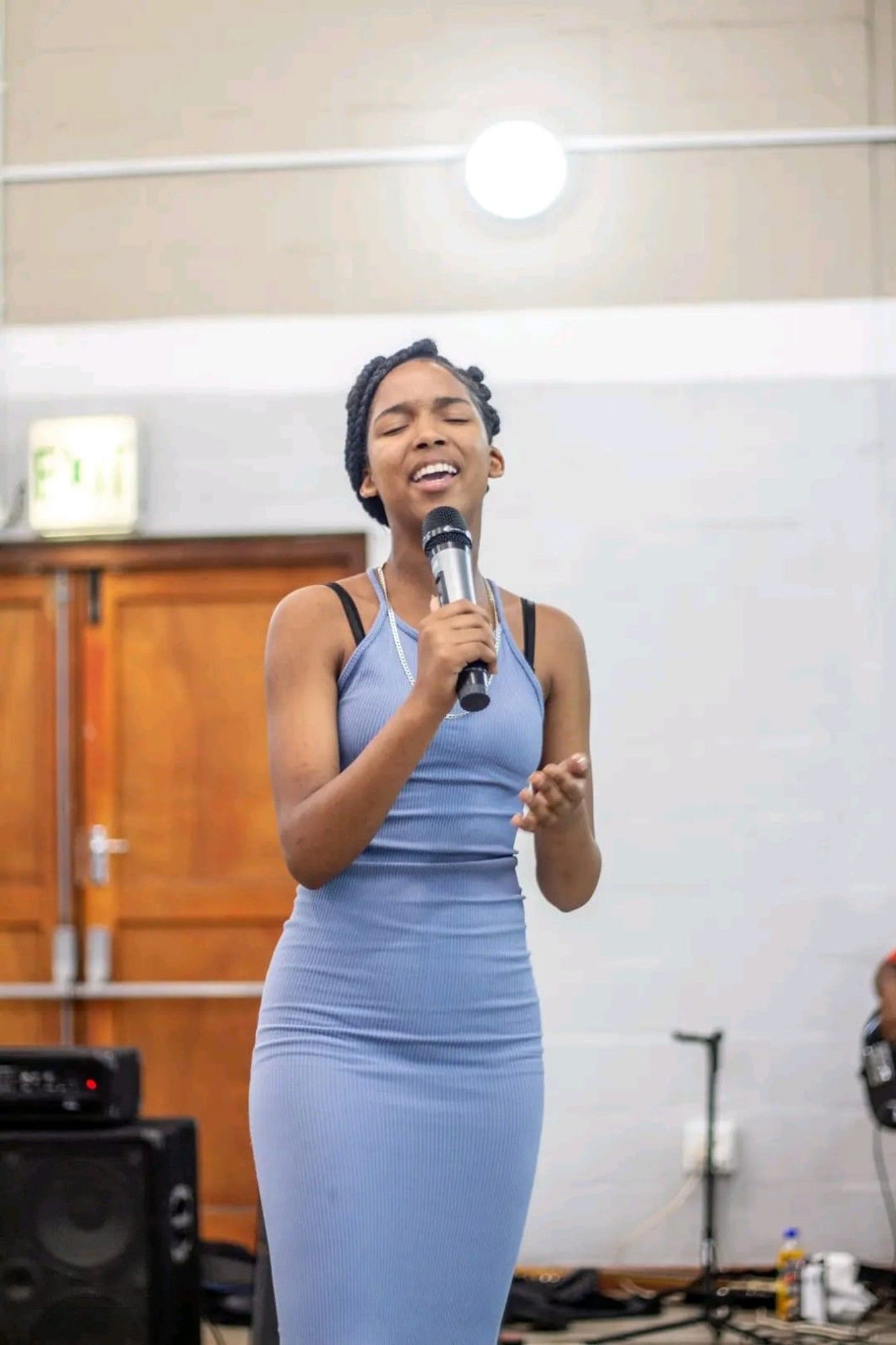 Singing sensation from Belhar on her way to Los Angeles with hopes of ...