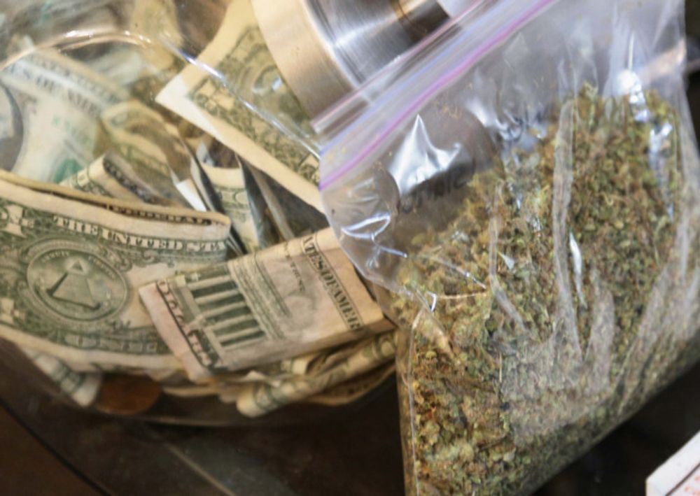 US split on legal pot - poll