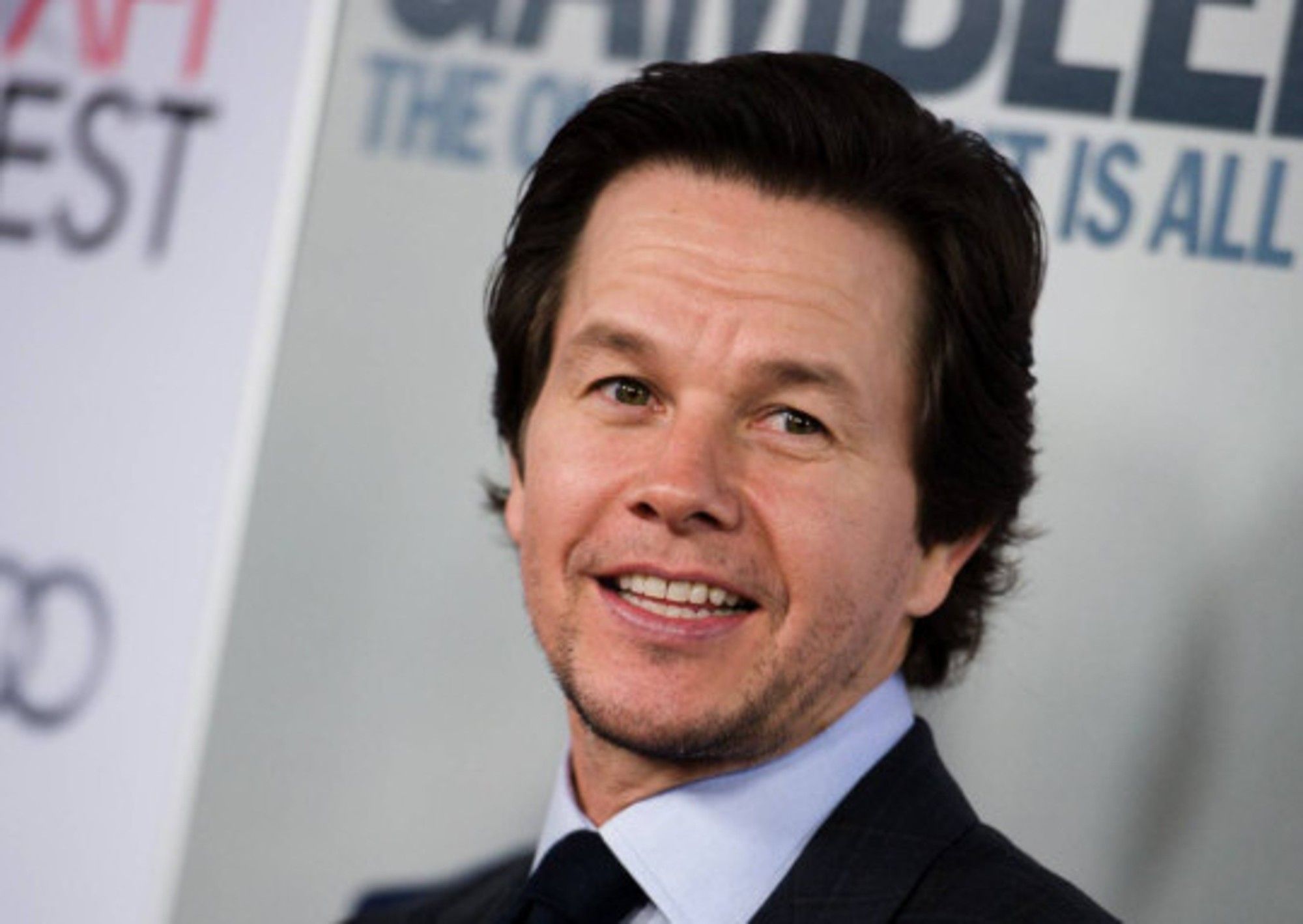 Wahlberg seeks pardon for 1988 assaults