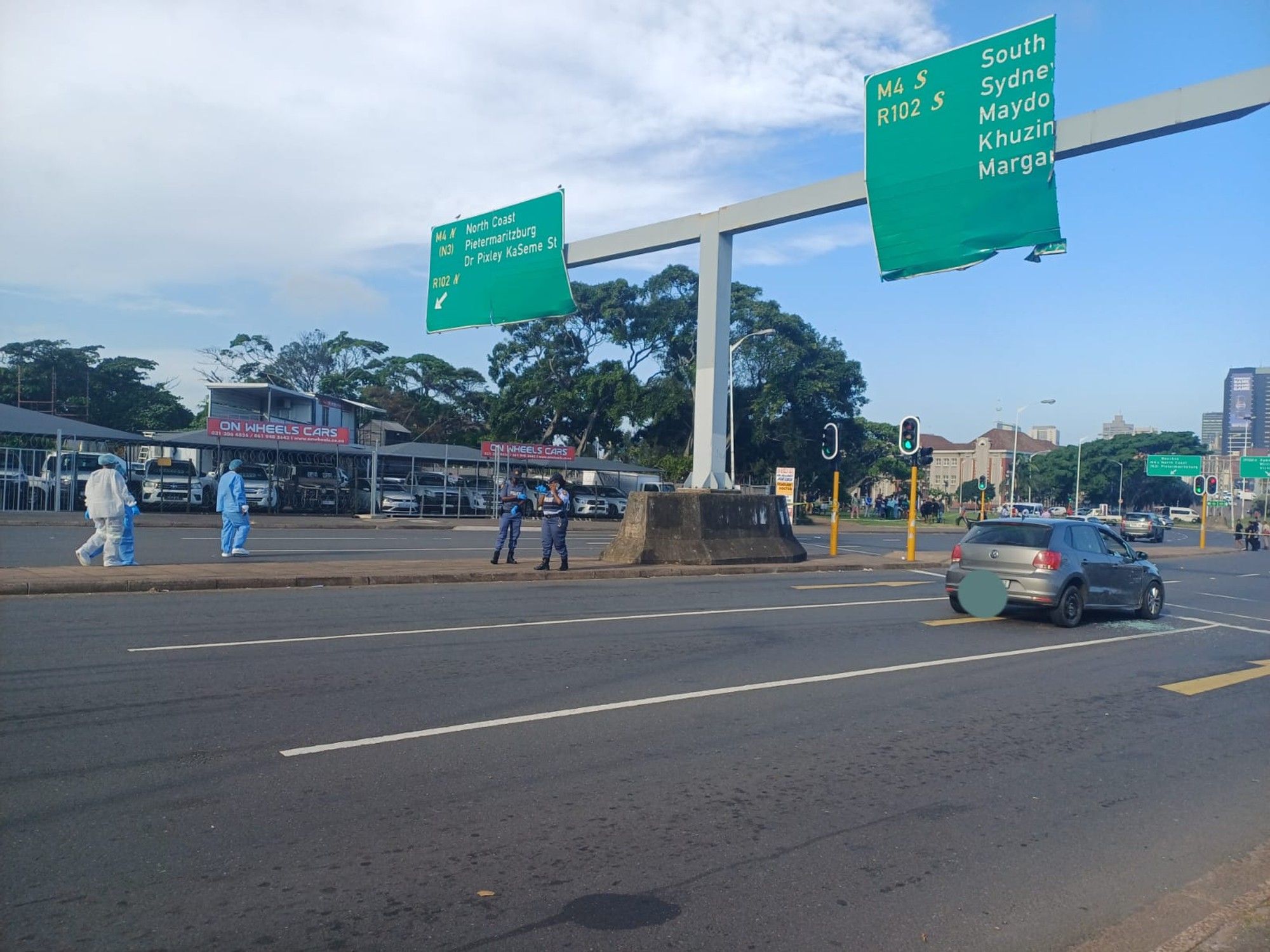 Usale enkundleni omunye wabasolwa ngokugebenga imoto yemali kuN2