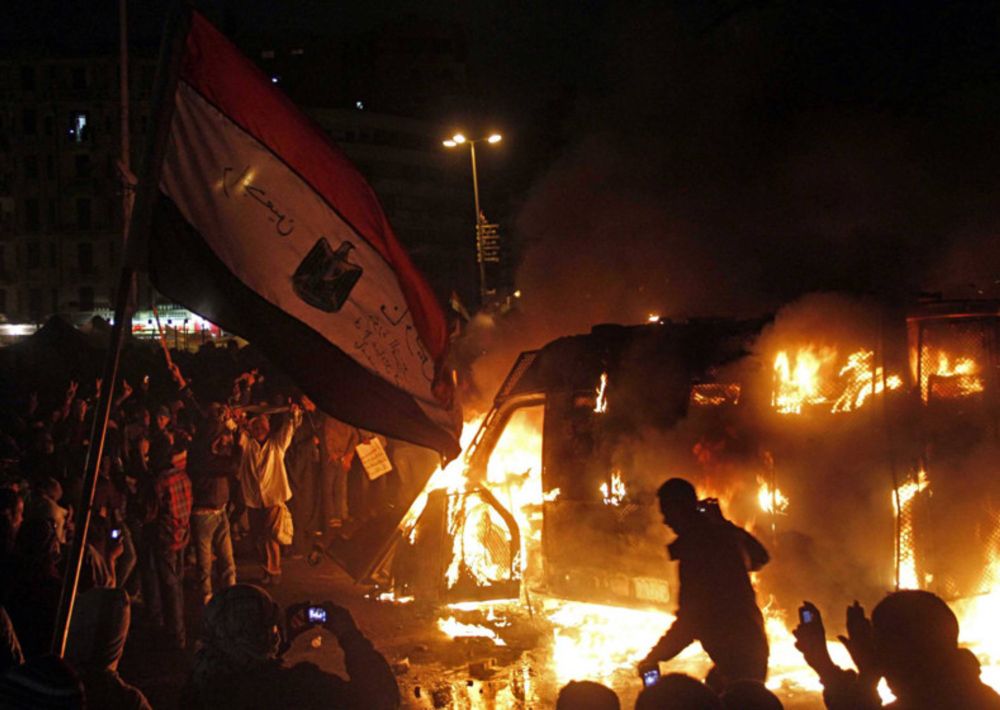 Egyptian protesters defy emergency law