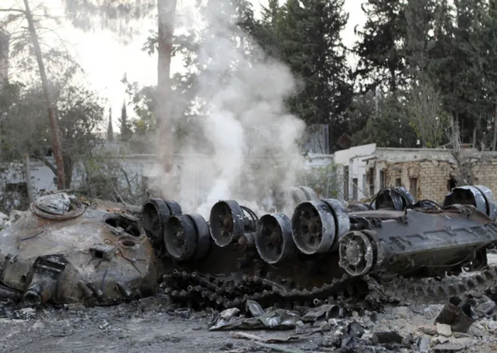 Rebels circle Damascus airport