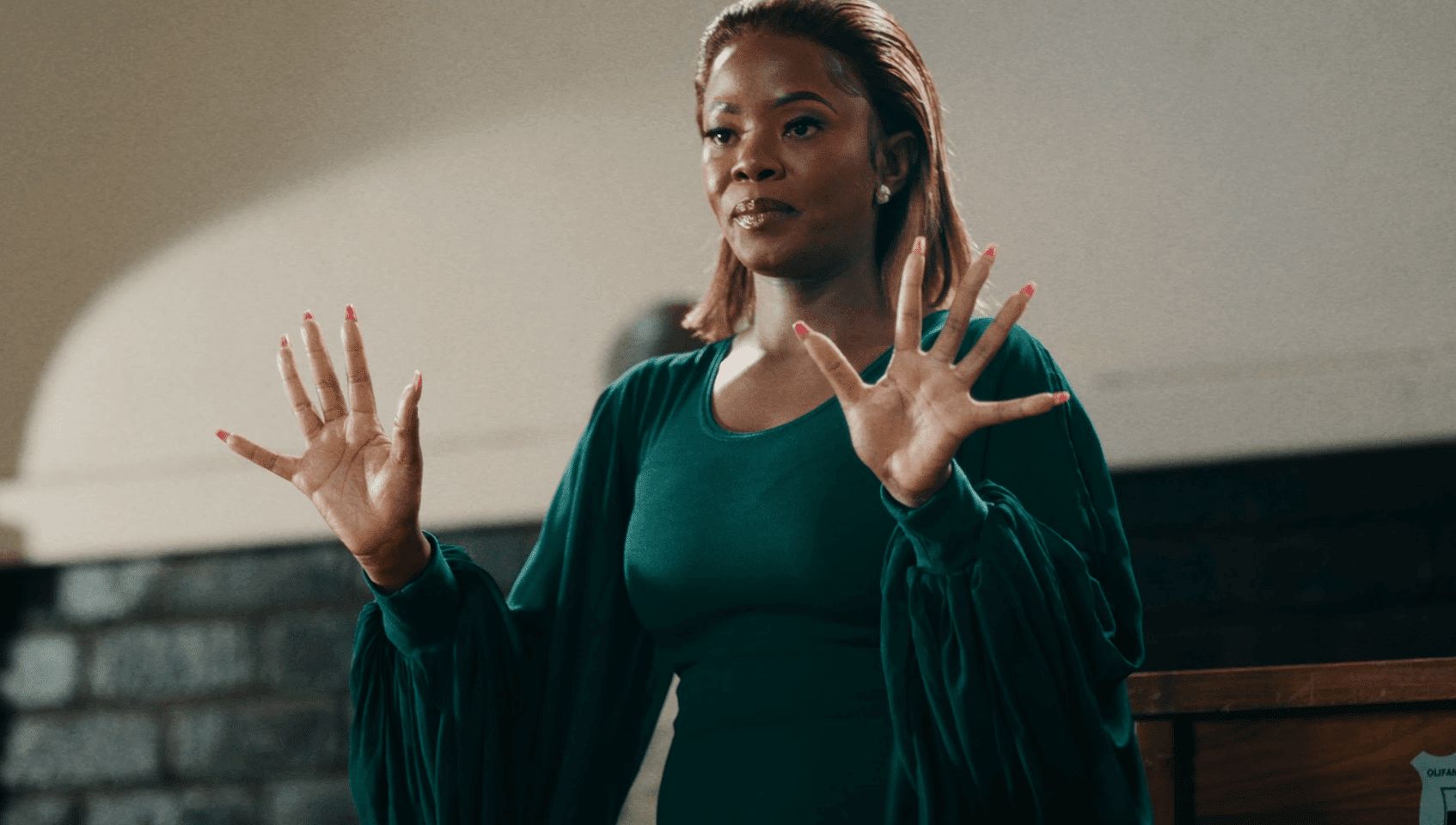 UKeneilwe uyaziqhenya ngomsebenzi awenza emidlalweni ehlukene yeTV