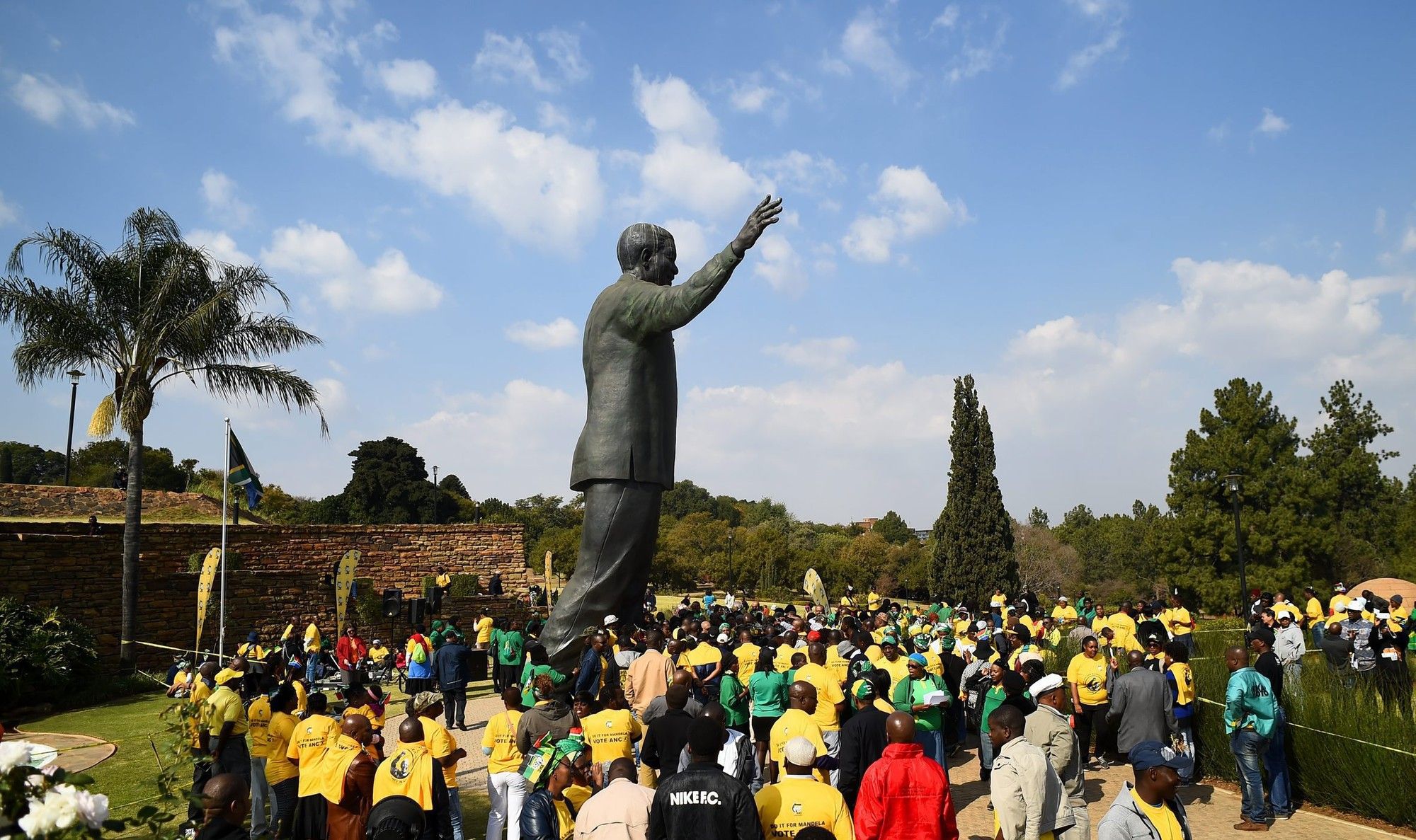 Multimillion rand statues of Nelson Mandela and Oliver Tambo to be ...