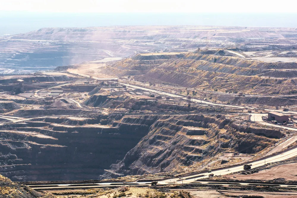 Kumba cuts production volume by 9%