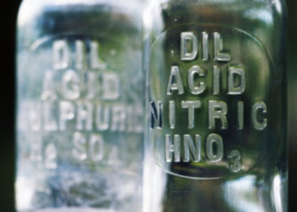 Wife pours acid on sleeping husband