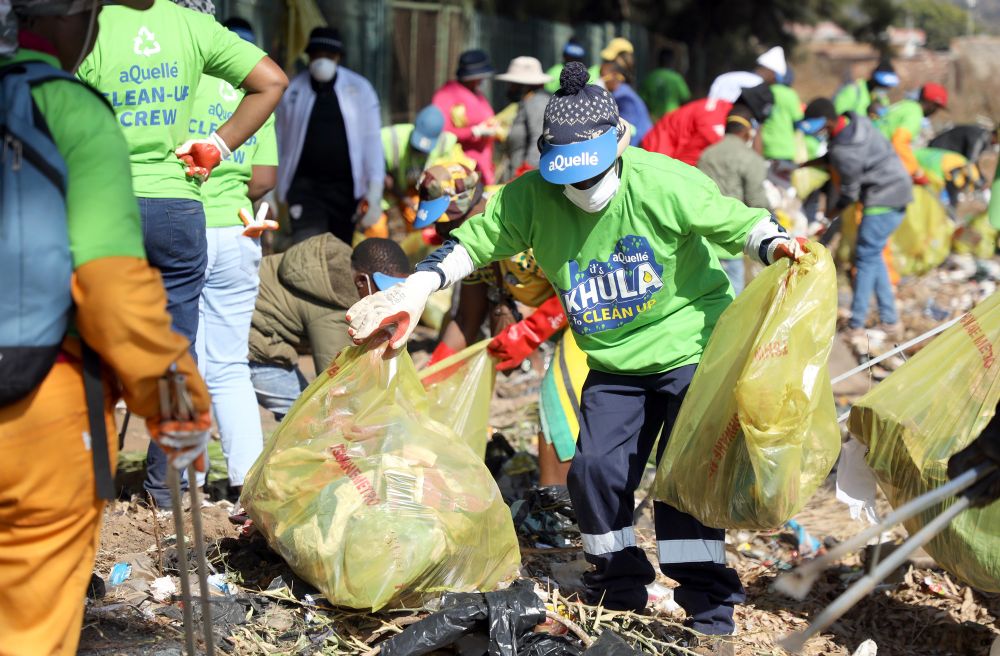Atteridgeville gets fresh, clean look with litter removed from streets ...