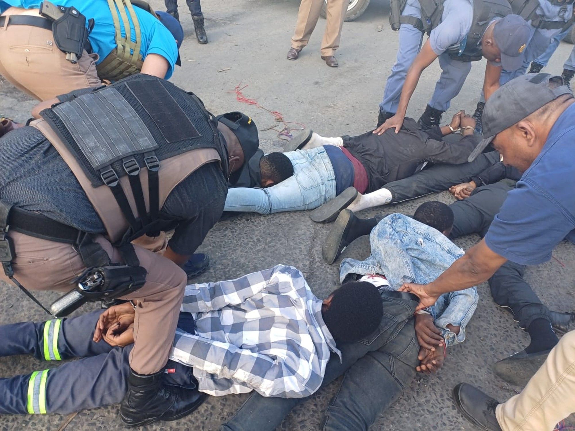 KZN cops arrest gang on charges of firearm and ammunition possession