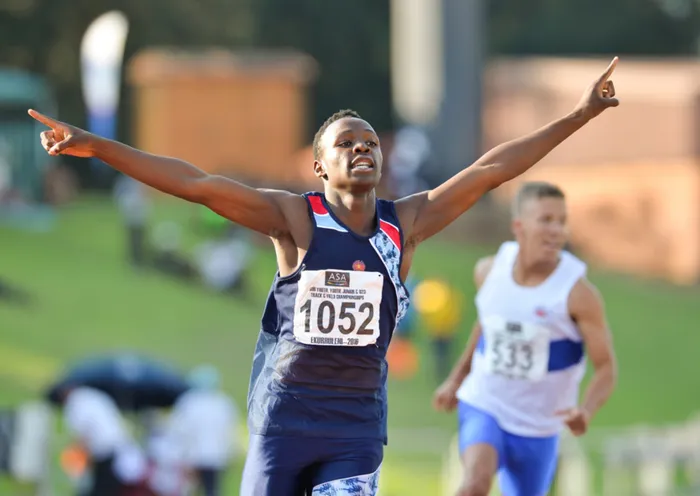 Teen steals show with 200m dash
