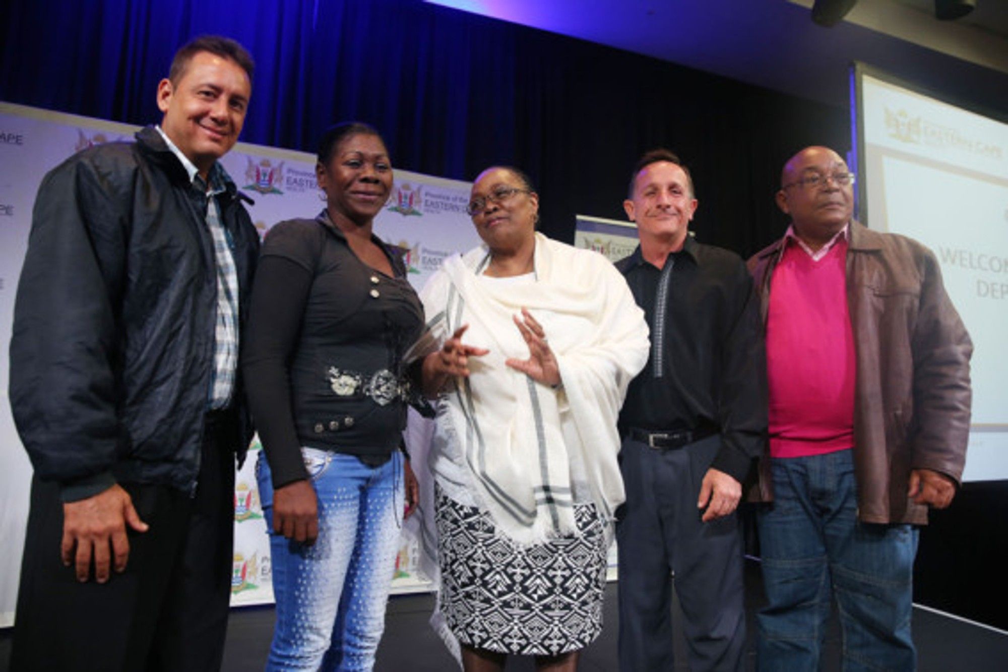 Oogqirha baseCuba kunyango emaphandleni ephondo