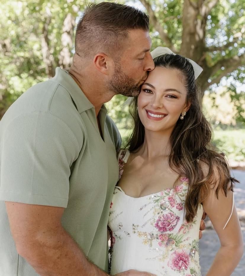 Glowing and growing: Demi Leigh Tebow and hubby share their pregnancy ...