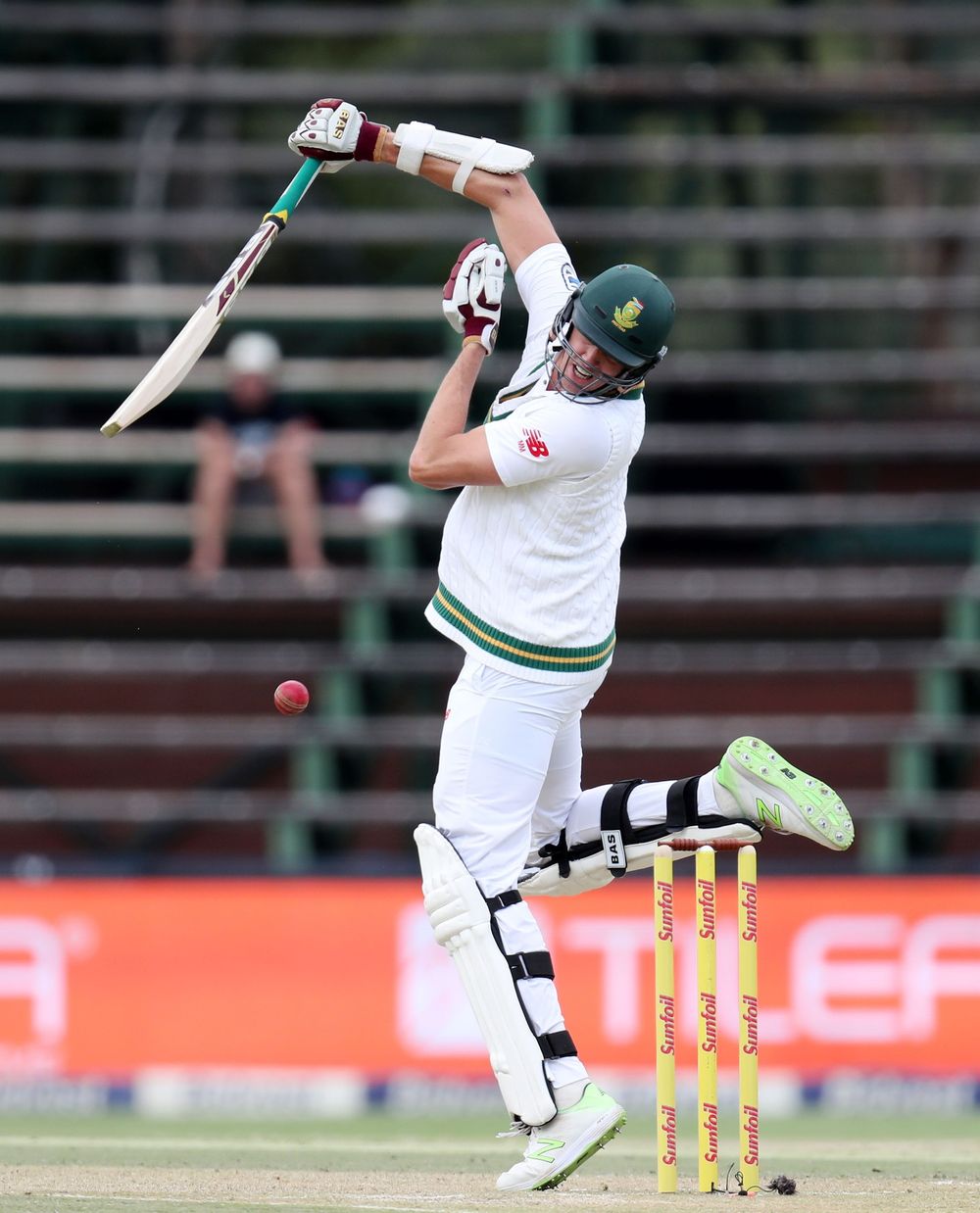 #SAvIND: Play stopped due to dangerous Wanderers pitch