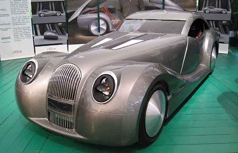 Hydrogen car keeps it clean and simple