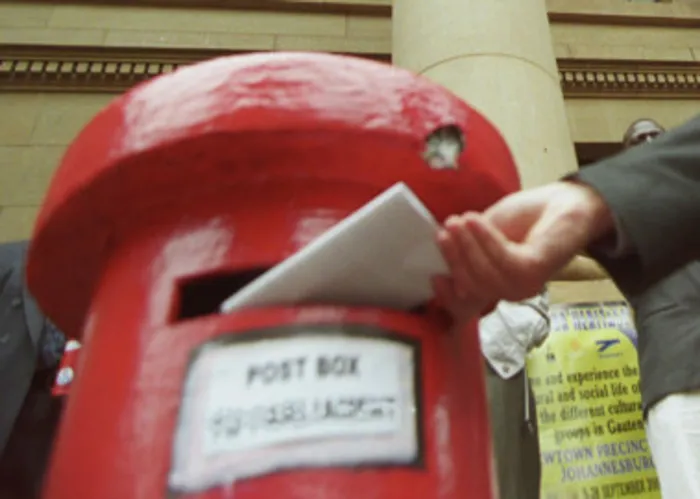 Postcard mailed in 1958 finally arrives