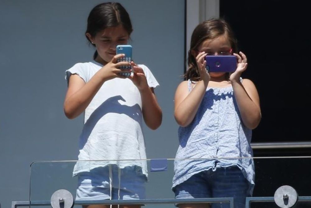 Make the right call on getting cell phones for kids