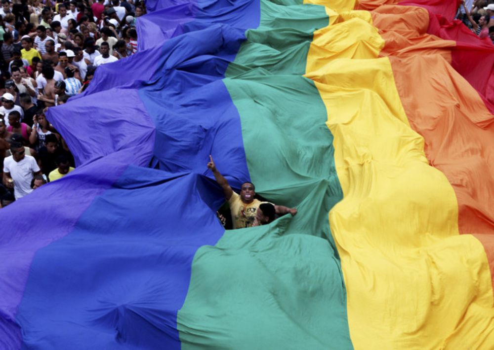 Thousands attend Rio gay pride parade