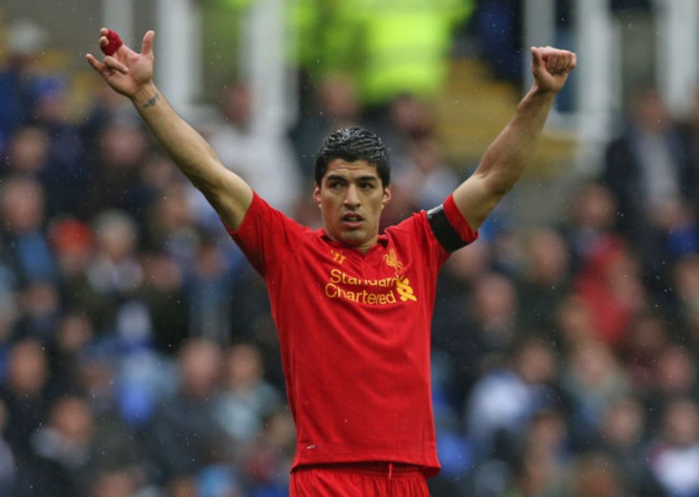 Rodgers hits back at Suarez