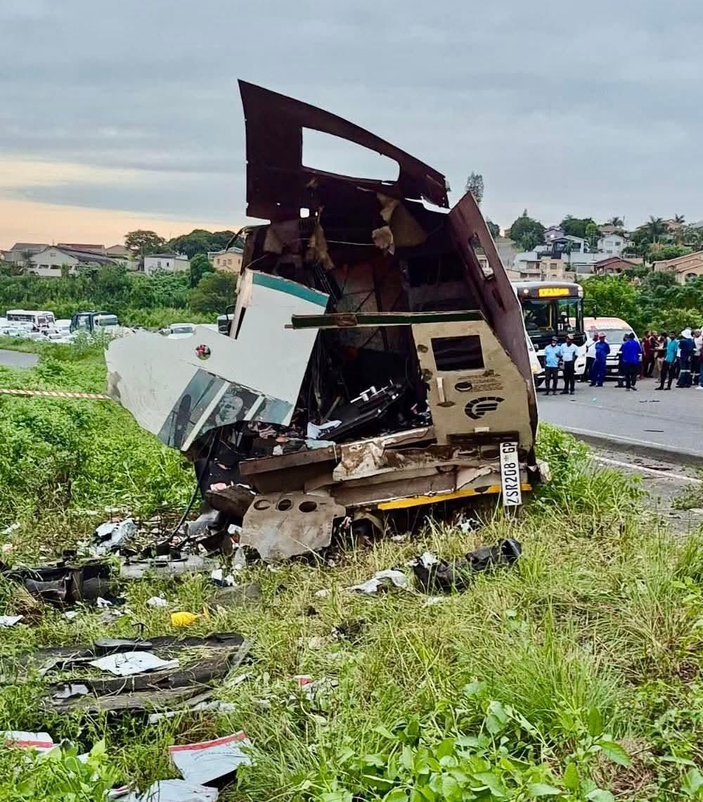 Kuzwakale kuduma izulu lezandla abafana bebamba imoto yemali KwaMashu