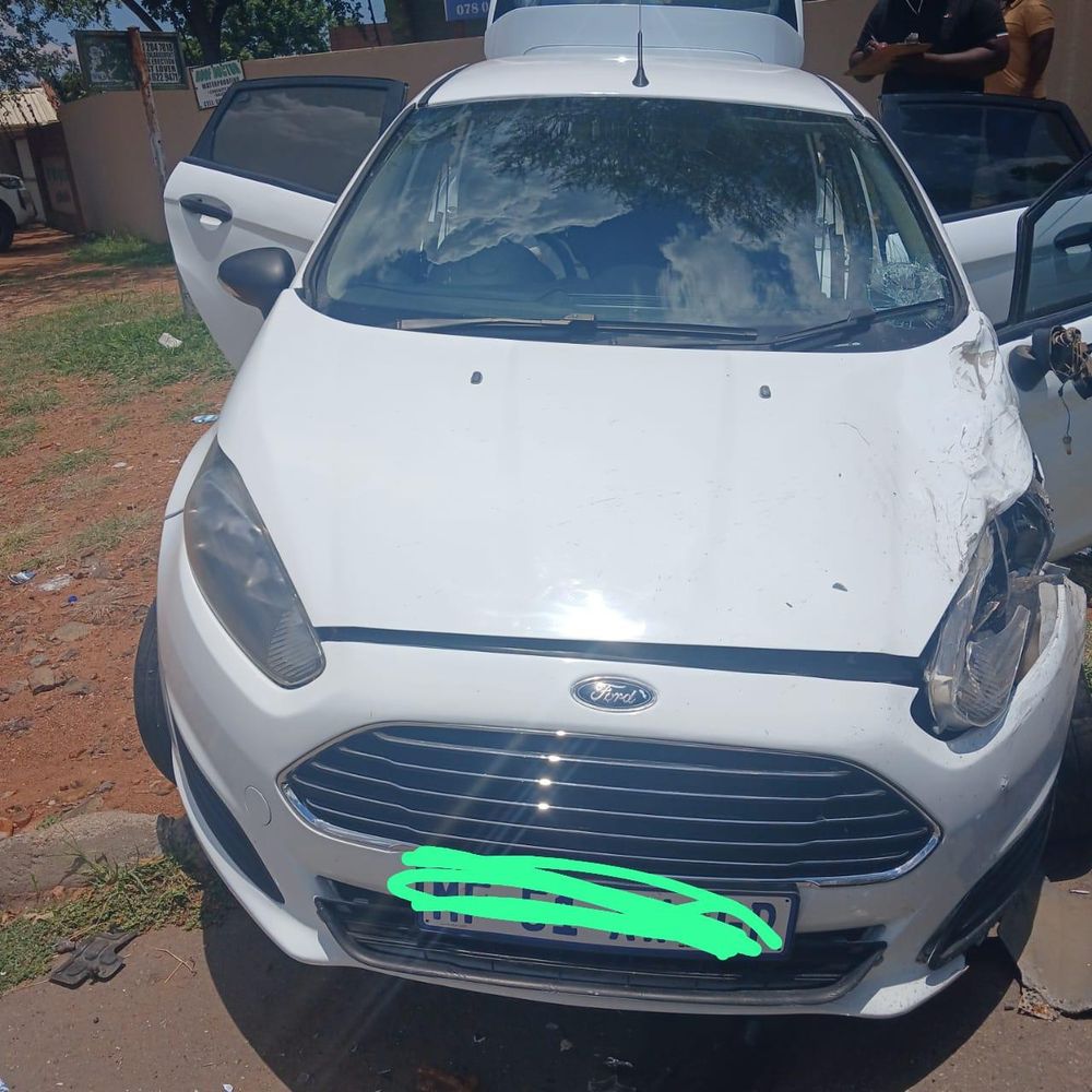 LOOK: Drug dealer crashes his Ford Fiesta while trying to escape SAPS ...